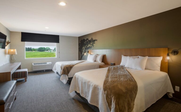 8 Top Rated Hotels Near Capitol Reef National Park (For All Budgets)